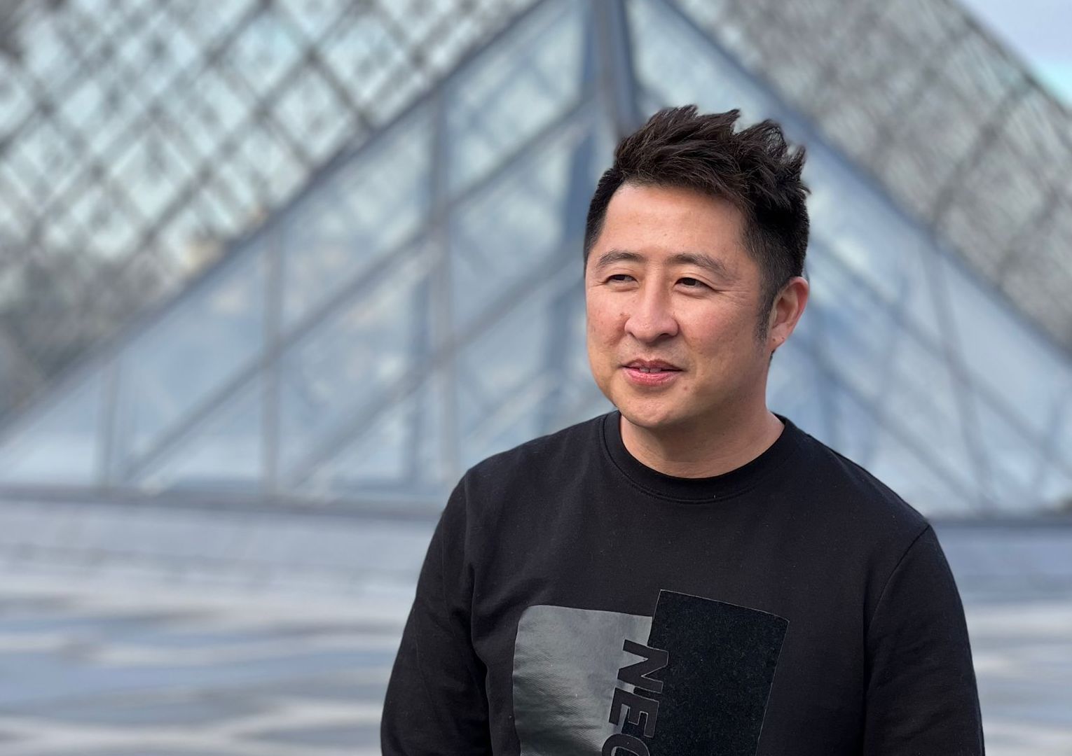 From selling mops at markets to fan meets: How salesman became million-dollar live streamer ...